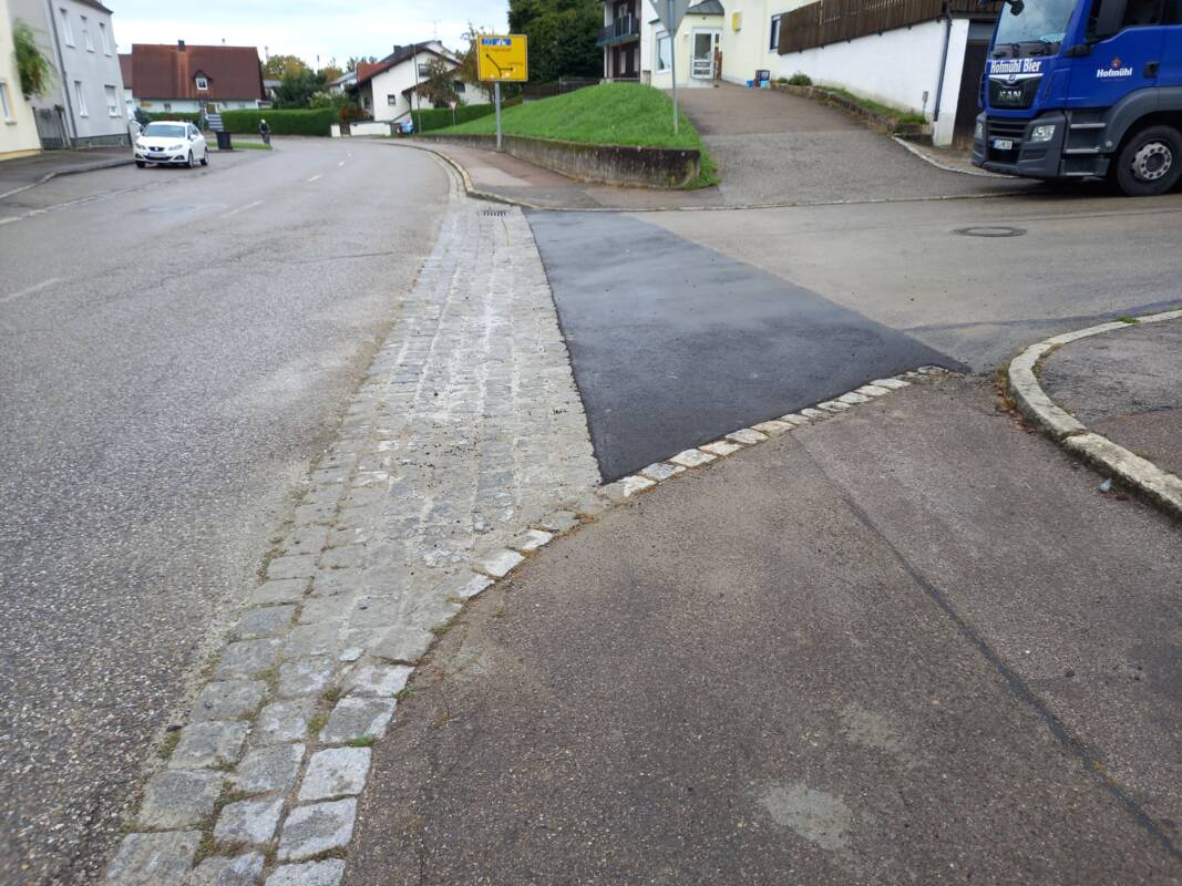 Sanierung der Pflasterrinne zur Straßenentwässerung (Sudetenstraße ...